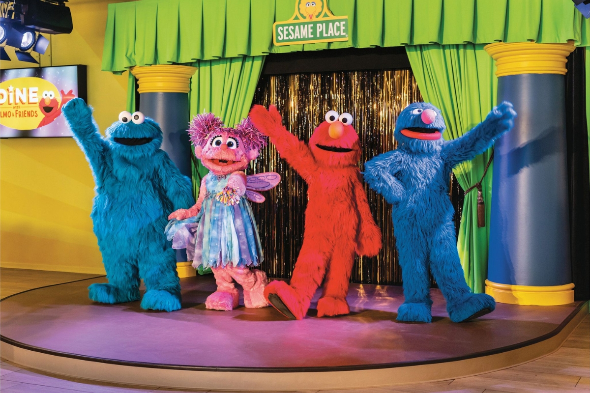 Share A Meal With Sesame Street Friends At Sesame Place