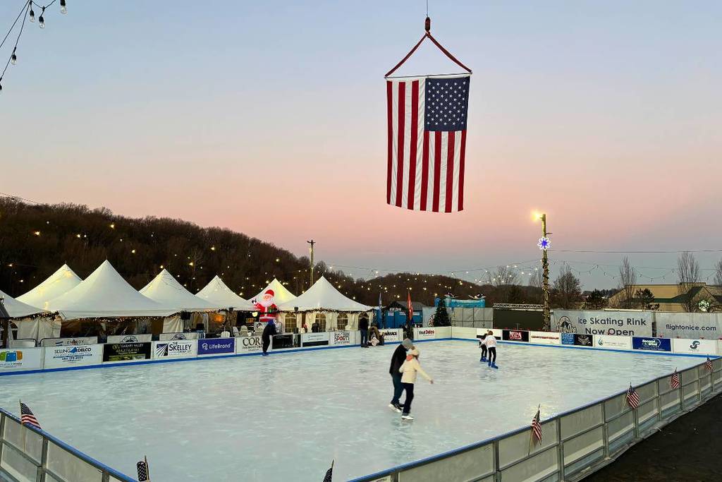 The Largest Holiday Attraction in Delaware County Is Back — With ...