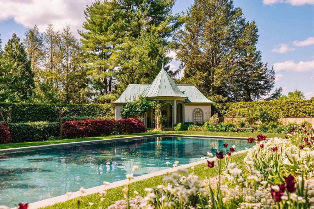 The 'Most Romantic Garden In America' Is Just 30 Minutes From ...
