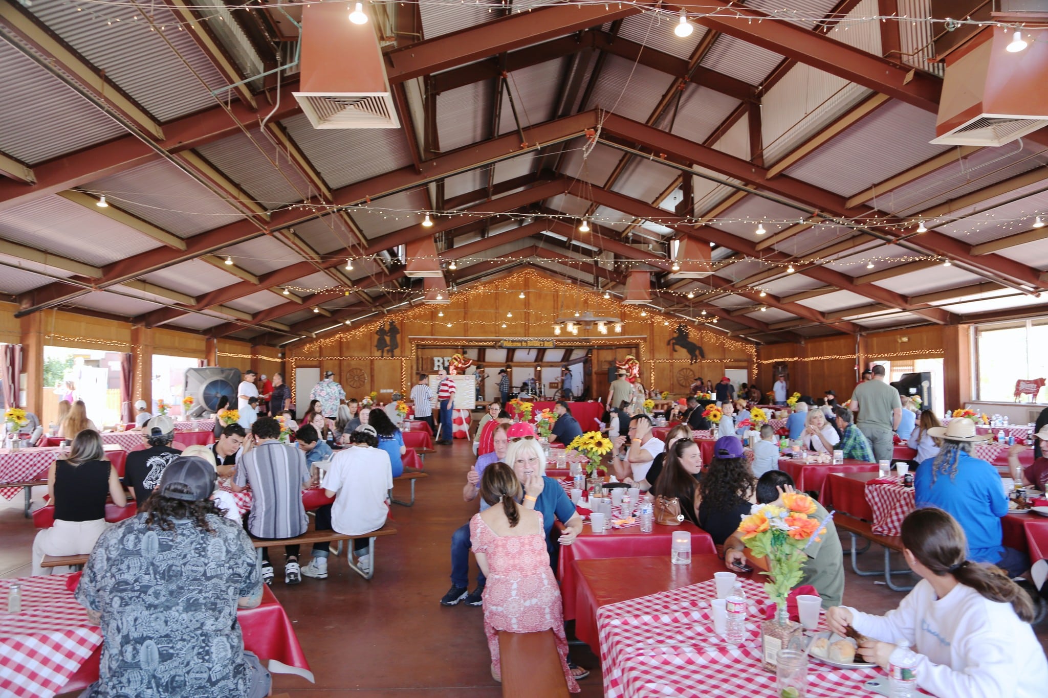 10 Sizzling Steakhouses In Phoenix With The Juiciest Cuts!