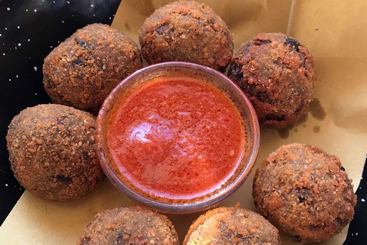 A Roma c'è un locale che propone solo polpette (sia dolci che salate ...