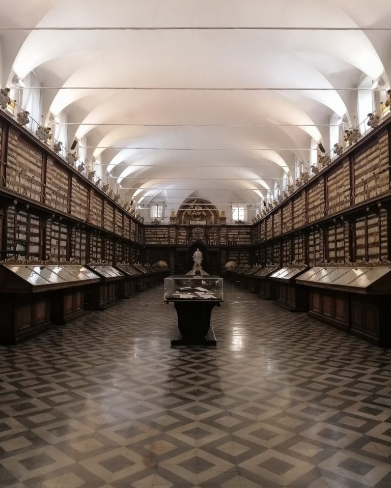 The most beautiful libraries in Rome to absolutely discover