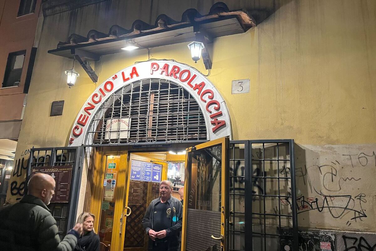 A Roma il ristorante dove ti insultano è tra i più famosi