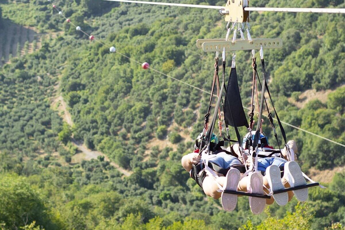 One of the longest zipper lines in the world stands an hour from Rome!