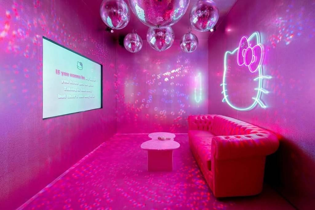 In Rome, you can enter the world of Hello Kitty.