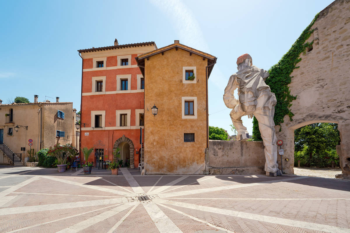 Half an hour from Rome you can discover the city with the giant