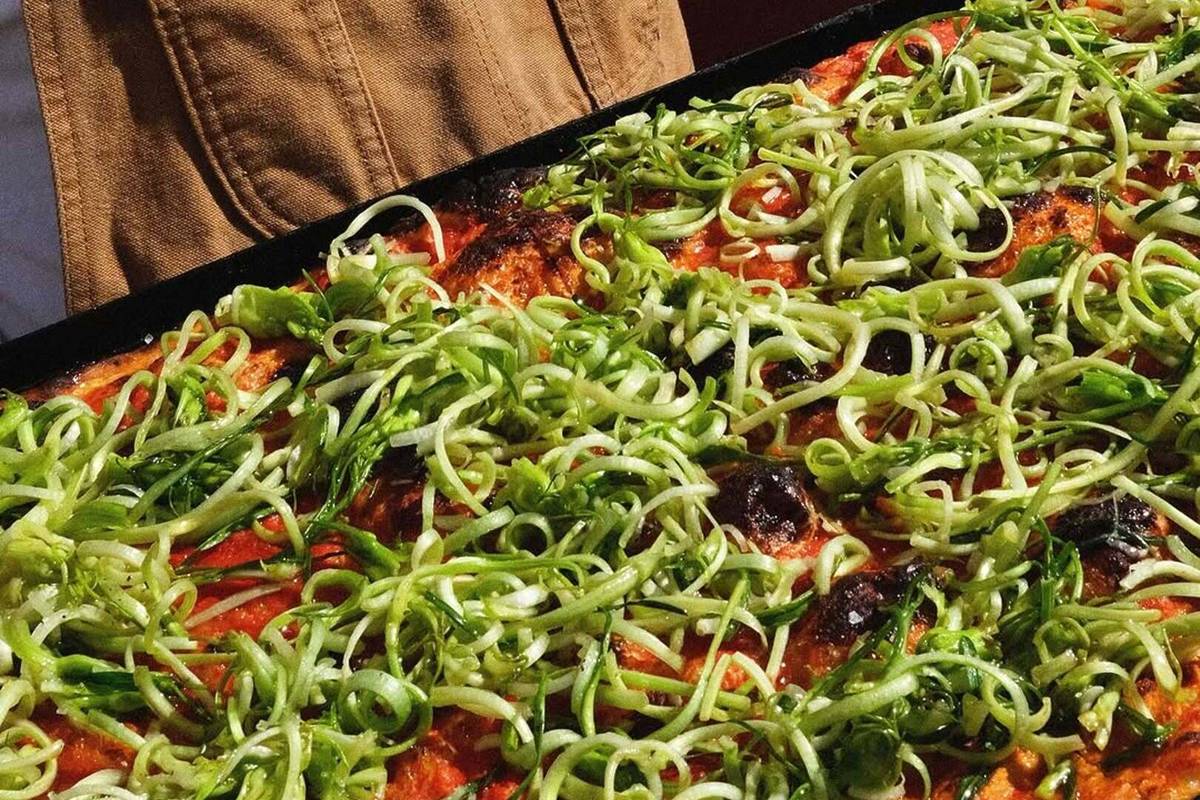 En el Circo Máximo se puede comer pizza al corte con puntarelle
