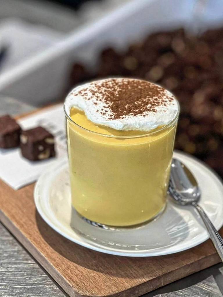 "Hot ice cream": the new Roman winter ritual that Millennials are going ...