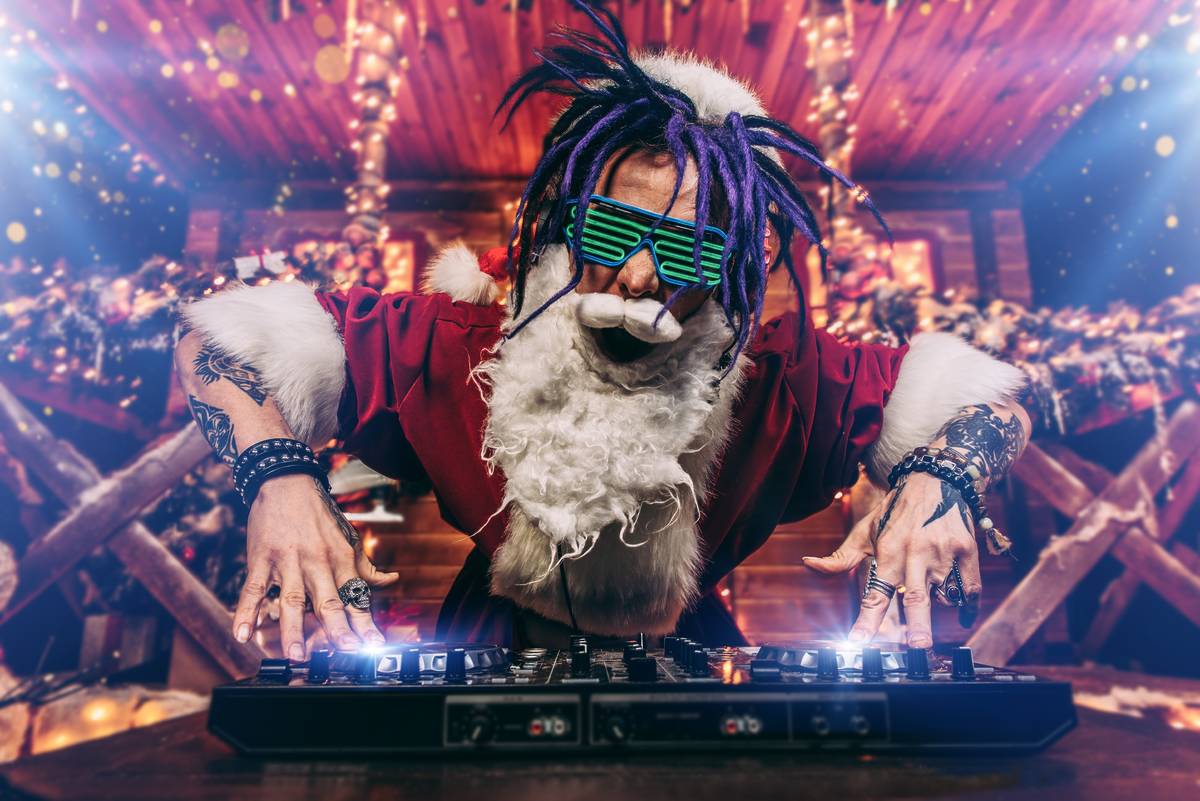 A 'Bad Santa Cocktail Experience' Is Coming To San Antonio