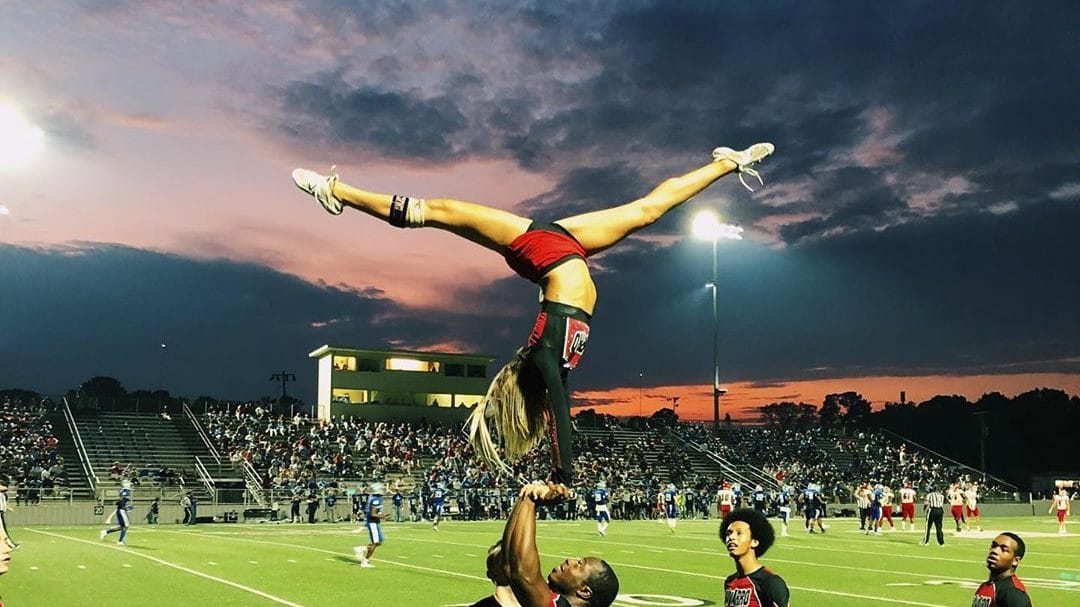 Cheer netflix documentary and real cheerleaders in action in America