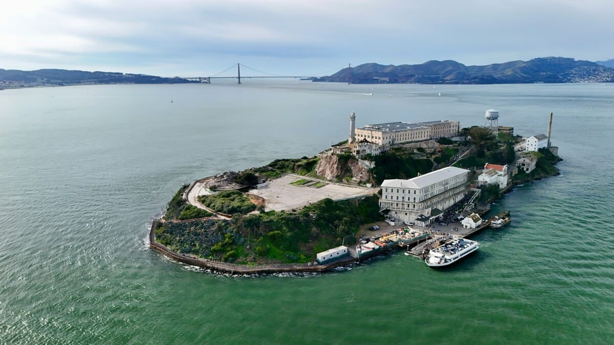 ¿A quién pertenece Alcatraz? Lo que hay que saber sobre la antigua ...