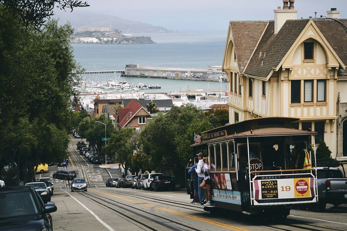 How To Ride SF's Cable Cars—From Clipper To Route Descriptions