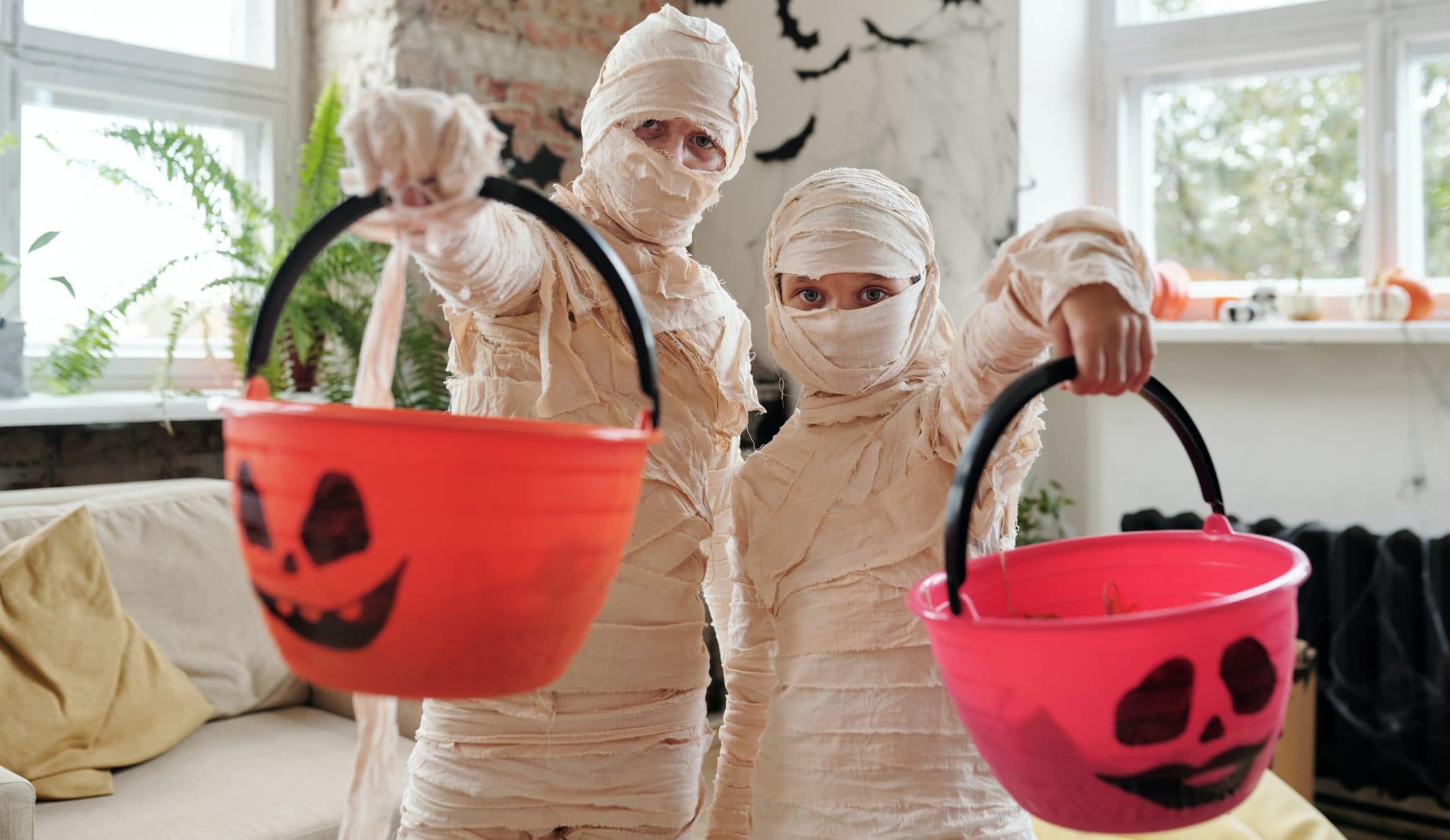 Skipping Trick-Or-Treating? Here Are 9 Safe Things You Can Do For Halloween