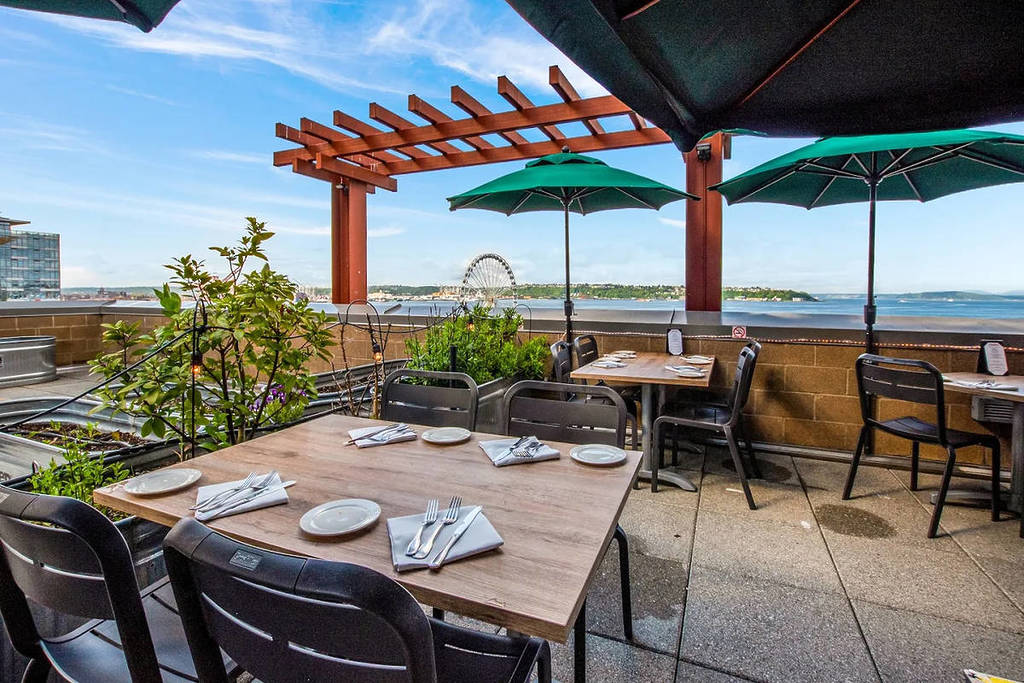 The Top 10 Seattle Rooftop Bars For Stunning Views This Summer