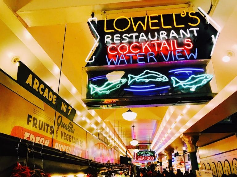 40 Cozy Things To Do On A Rainy Day In Seattle