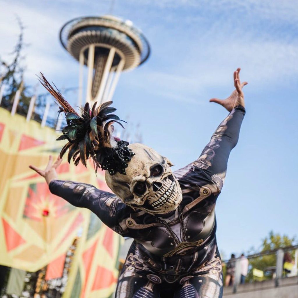 45 Ideas For Your Seattle Fall Bucket List, From Spooky Events To Cozy ...