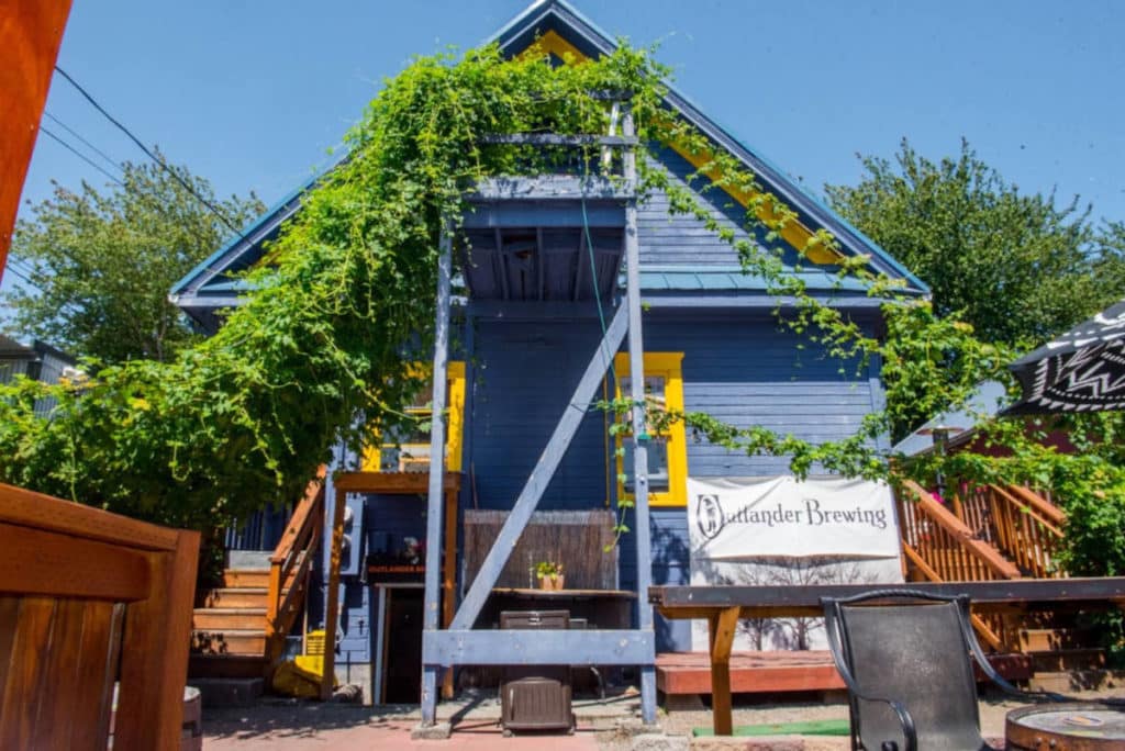 The 46 Best Bars In Seattle, According to Seattleites Themselves