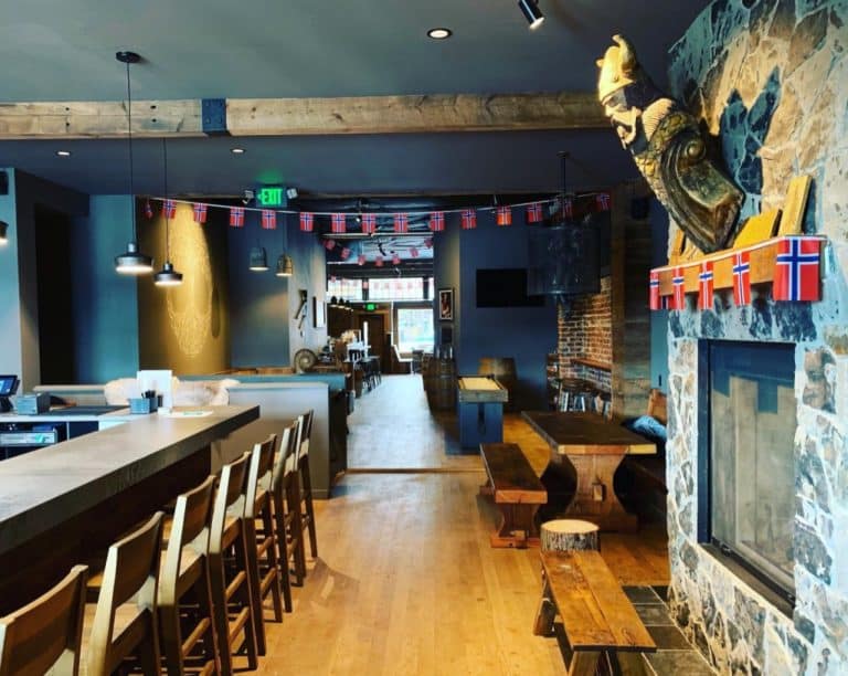 The 46 Best Bars In Seattle, According to Seattleites Themselves