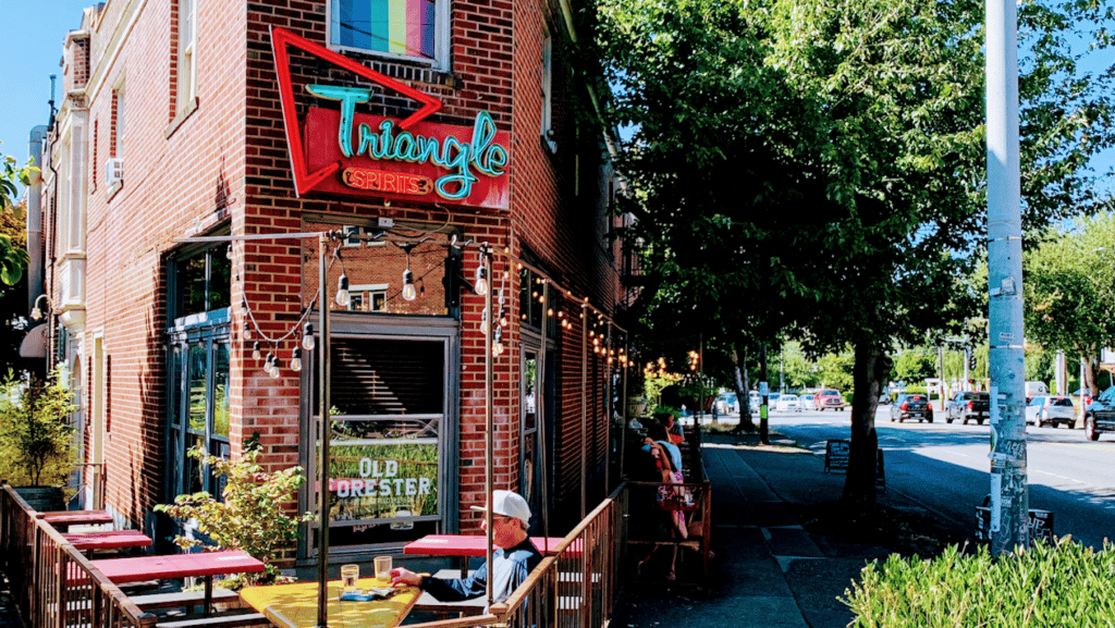 The 46 Best Bars In Seattle, According to Seattleites Themselves