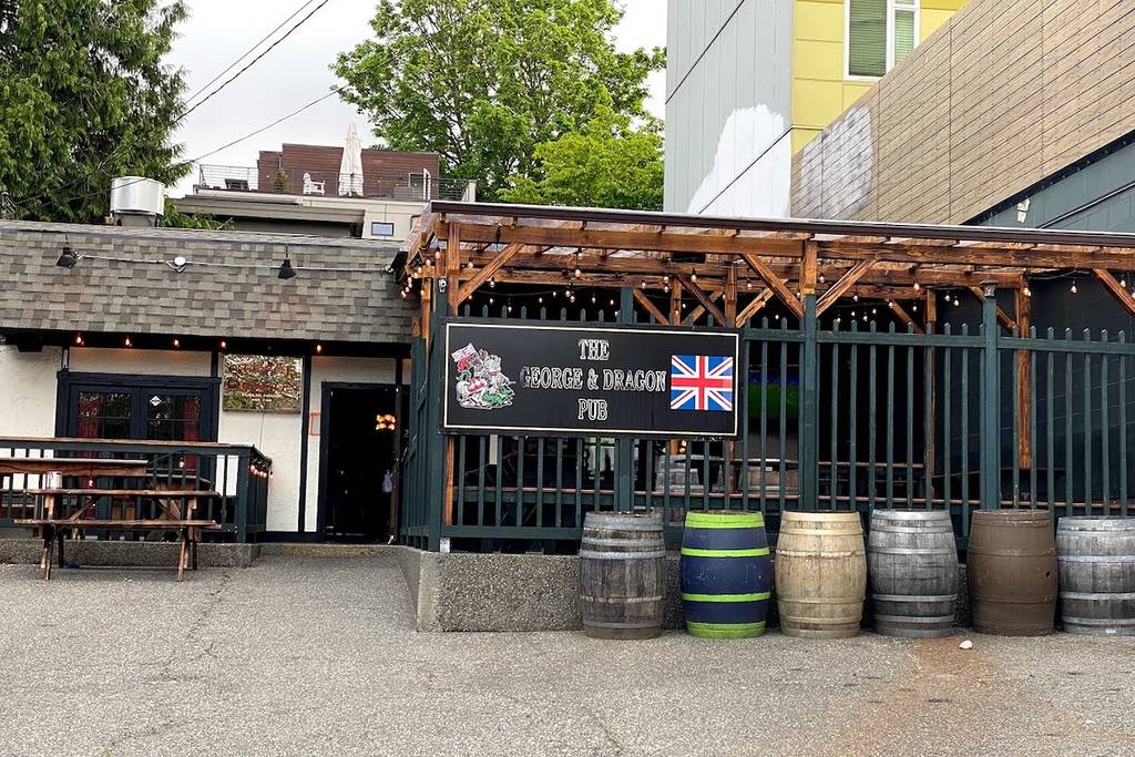 The 11 Best Sports Bars In Seattle For Watching The Game