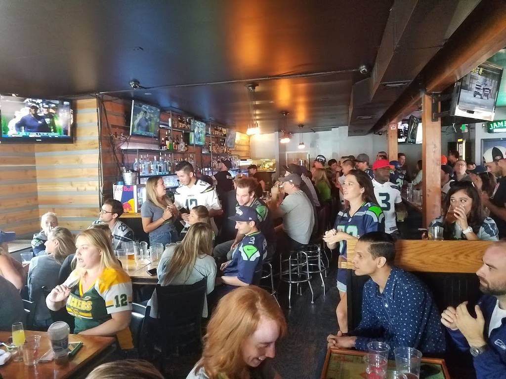 The 11 Best Sports Bars In Seattle For Watching The Game