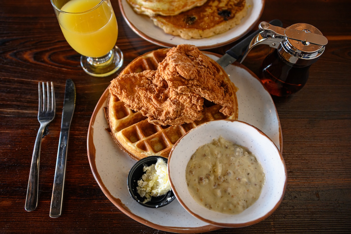 11 Unbeatable Bottomless Brunches In Seattle