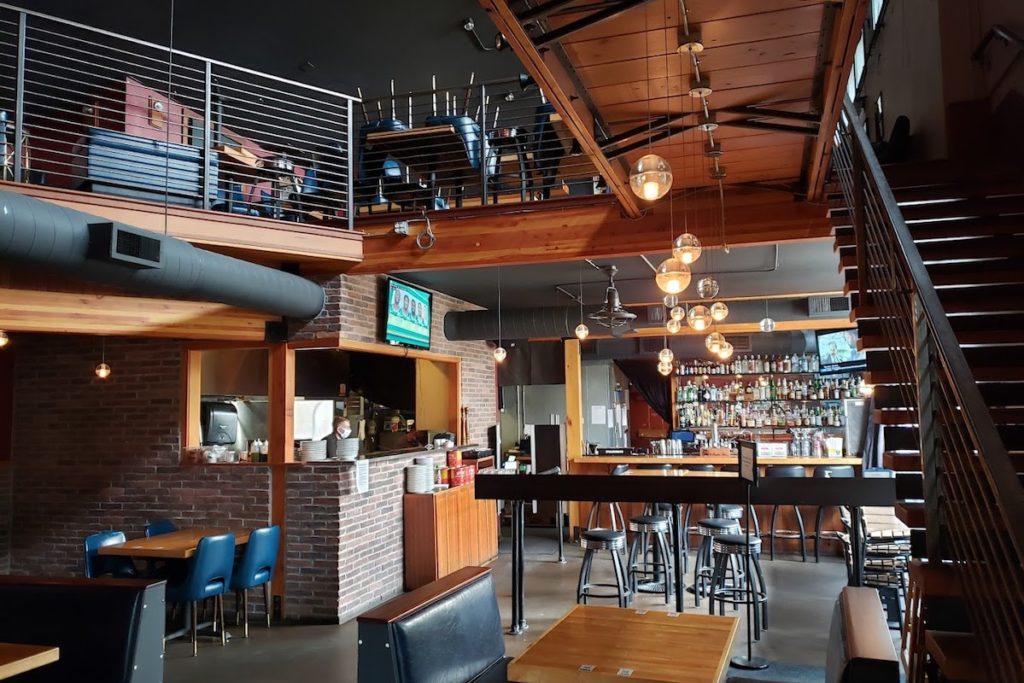 Locals Share Their Top 40 Spots For A First Date In Seattle