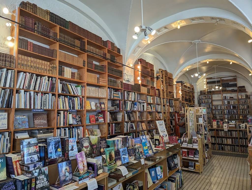 The Top 10 Cozy Used Bookstores In Seattle For A Rainy Day