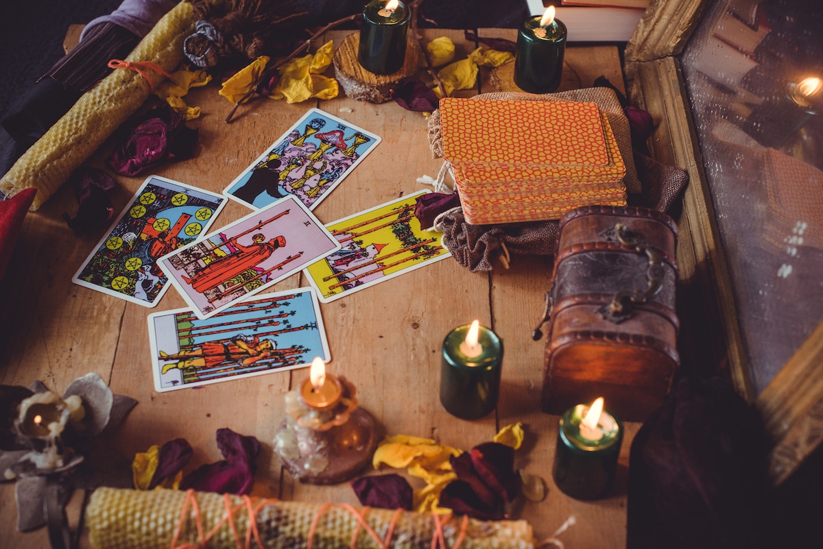 6 Fantastic Metaphysical Stores In Seattle For All Your Witchy Needs