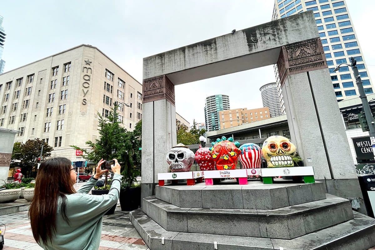 10 Seattle Giant Skulls Just Popped Up For Día De Los Muertos