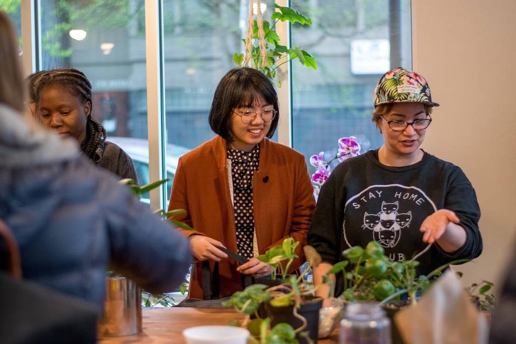 How To Meet People In Seattle, According To Locals