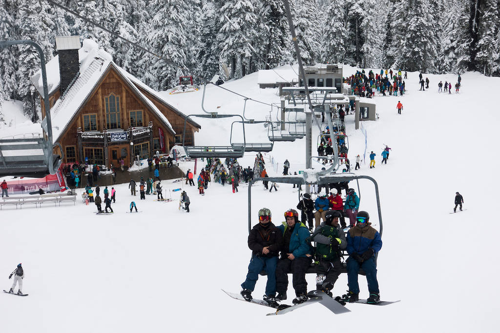 These Top 8 Ski Resorts Near Seattle Are Open Now For Winter Fun