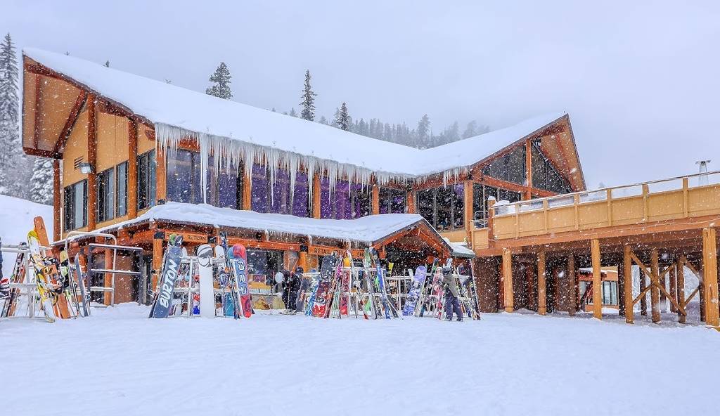 These Top 8 Ski Resorts Near Seattle Are Open Now For Winter Fun