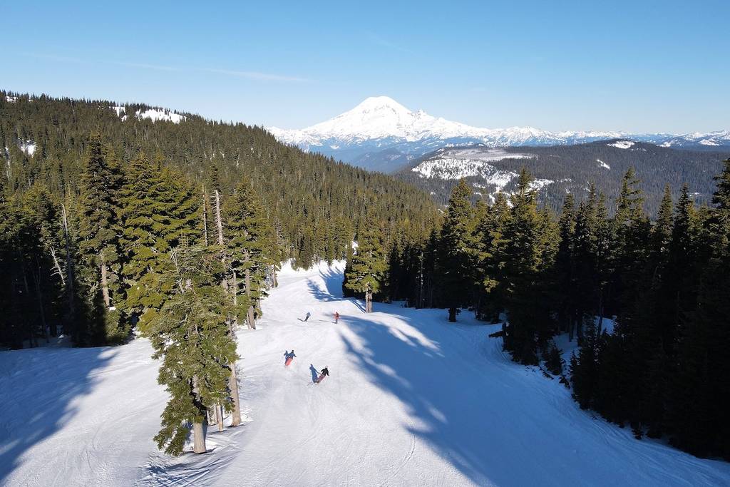 These Top 8 Ski Resorts Near Seattle Are Open Now For Winter Fun