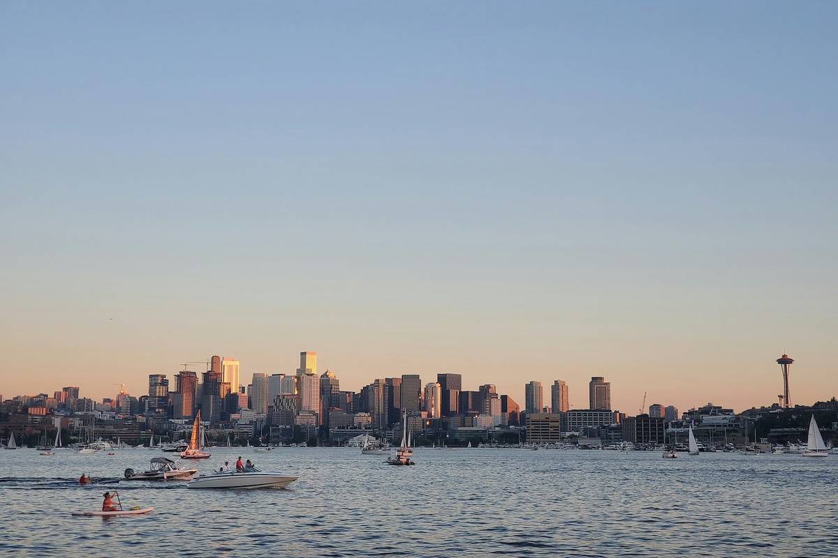 The Viral Seattle Paddle Rave Is Back On Lake Union This Monday