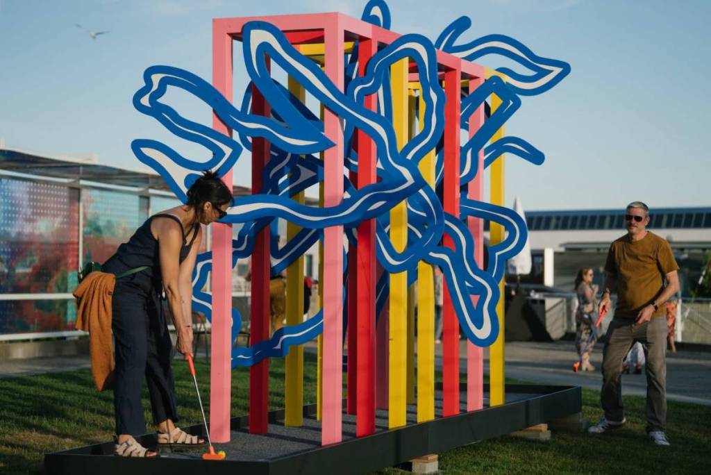 A one-of-a-kind mini golf course is taking over Seattle's Olympic ...
