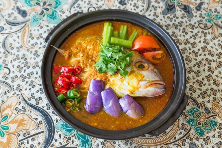 10 Wonderful Traditional Dishes You Need To Try In Singapore