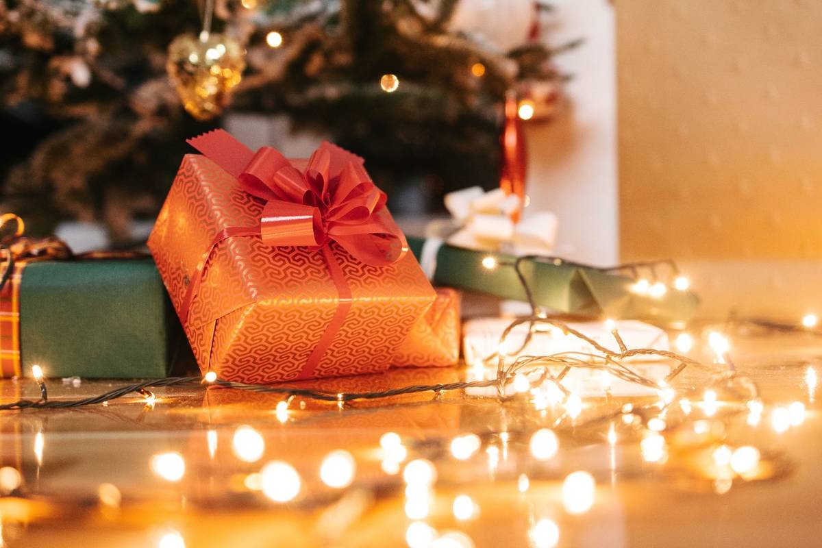 12 Best Websites For Christmas Gifts To Singapore (2025)