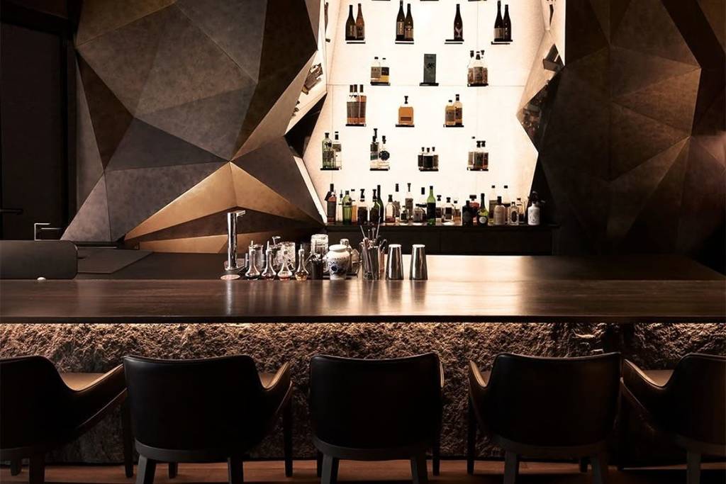 21 Best Secret Bars & Speakeasies In Singapore (2025)