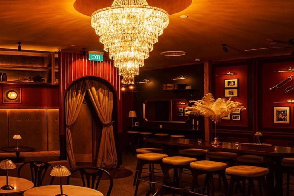21 Best Secret Bars & Speakeasies In Singapore (2025)