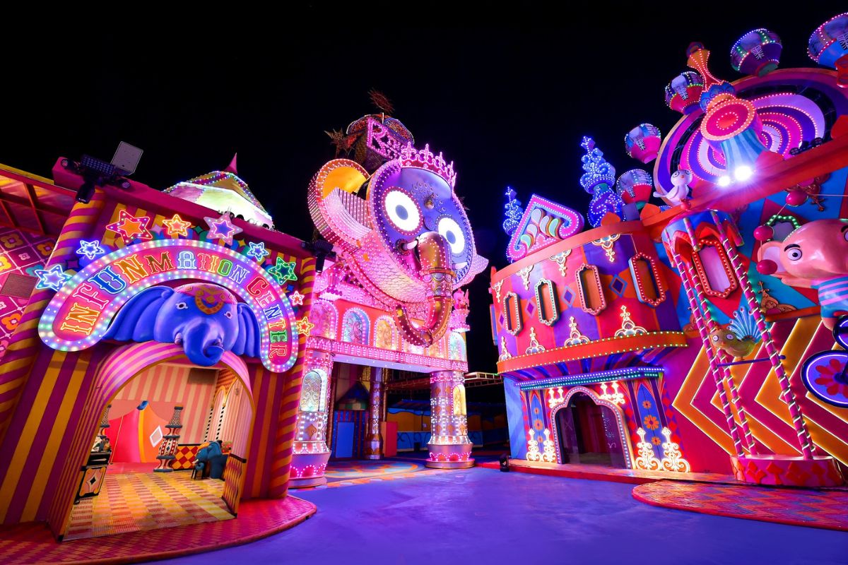 Carnival Magic: A Dazzling Carnival Theme Park Near Singapore