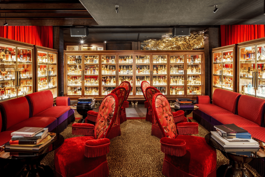 36 Best Bars In Singapore You Will Love (2025)