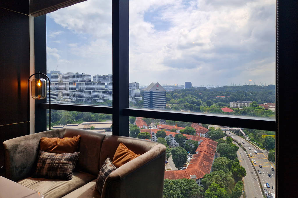 Discover Singapore With Momentus Hotel Alexandra's Explorer