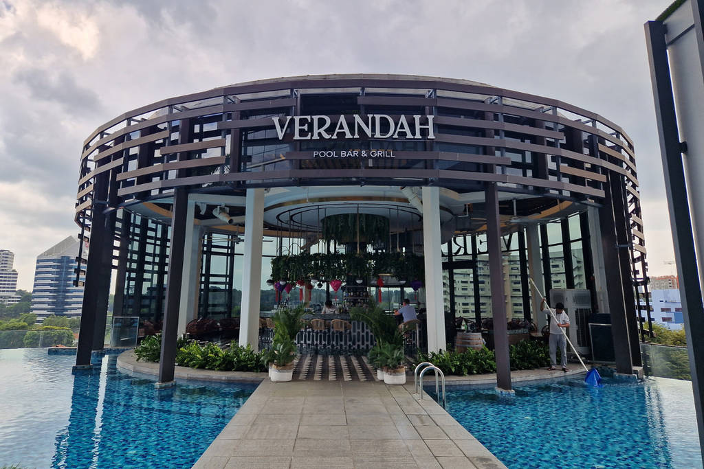 Discover Singapore With Momentus Hotel Alexandra's Explorer