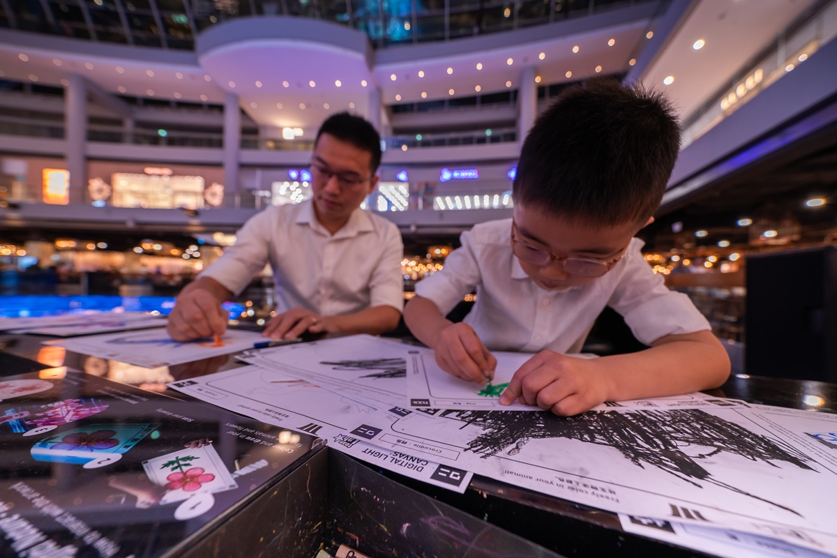 5 Reasons You Need To Visit Digital Light Canvas