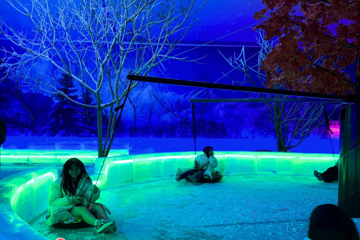 Malaysia's Largest Snow Wonderland Is A Must-Visit Near Singapore