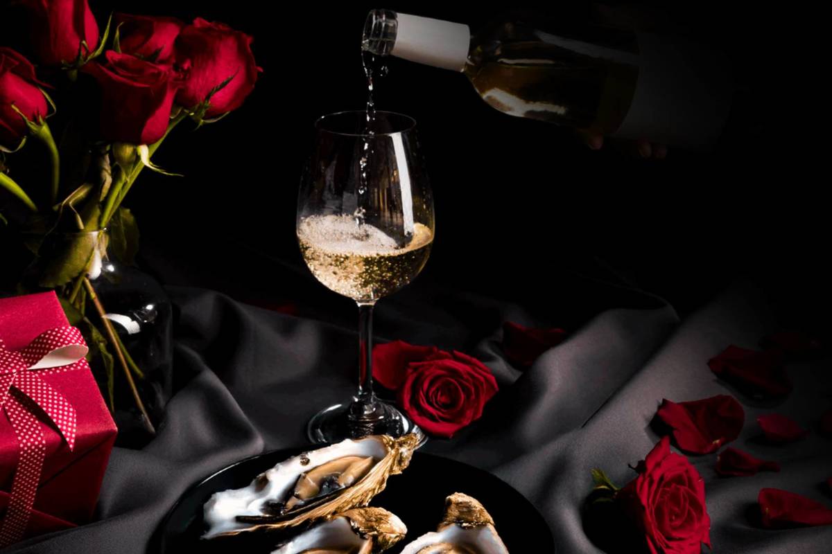 The Sensual Couple's Brunch In The Dark Is Now Open