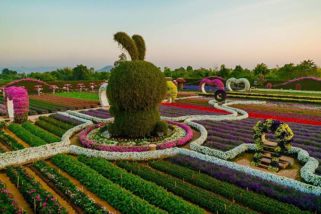 Maple Gardens Is A Secret Seasonal Fantasy Park Near Singapore