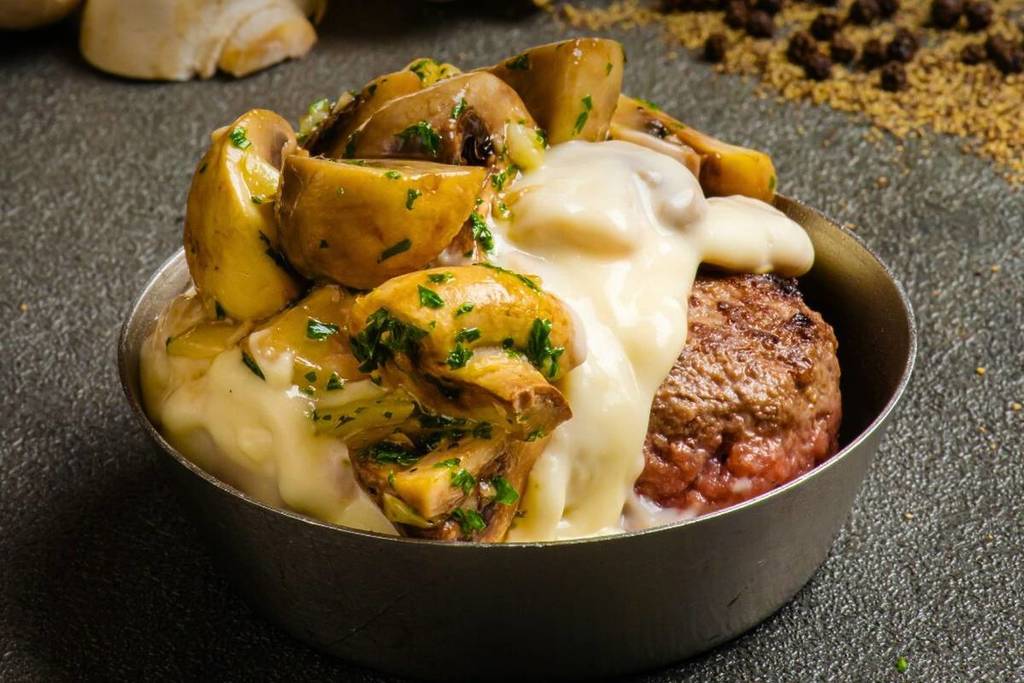 Niku Niku Oh Kome Viral Hamburg Restaurant Opens In Singapore