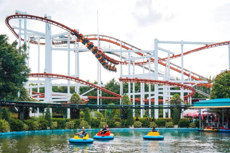 Dream World Bangkok: Cheap Universal Studios Dupe 2 Hours Away